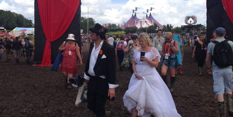 The crazy couple that got married at a music festival – All Good Wedding